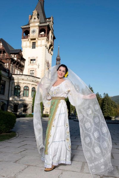 Angela Gheorghiu superstar opera singer one of the best Romanian ...
